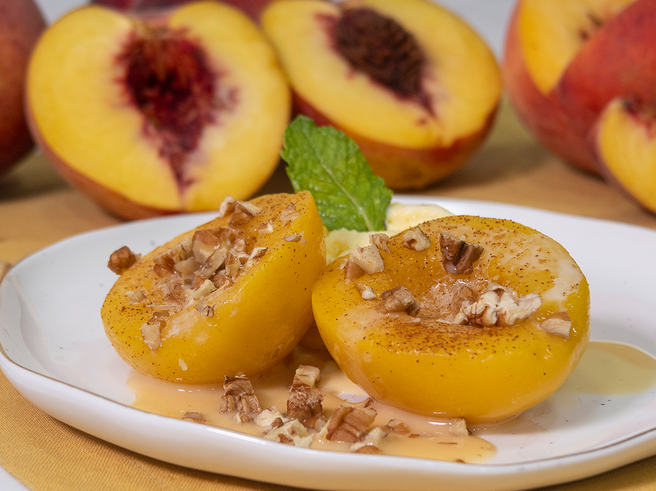 Duraznos Flameados con Helado Del Monte Frutas® - Del Monte Frutas